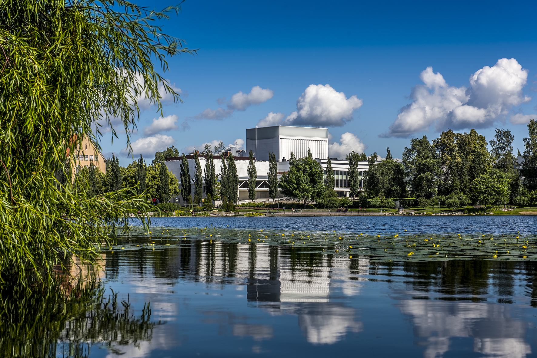 KOM-teatteri - Suomen Teatterit